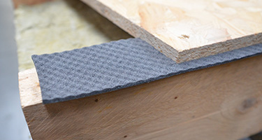 dB Strip 4+ resilient strip for wooden floors - insulco.eu